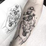 Tatuajes de Planetas【20+ Diseños llamativos】 【Lo Mejor de 2023